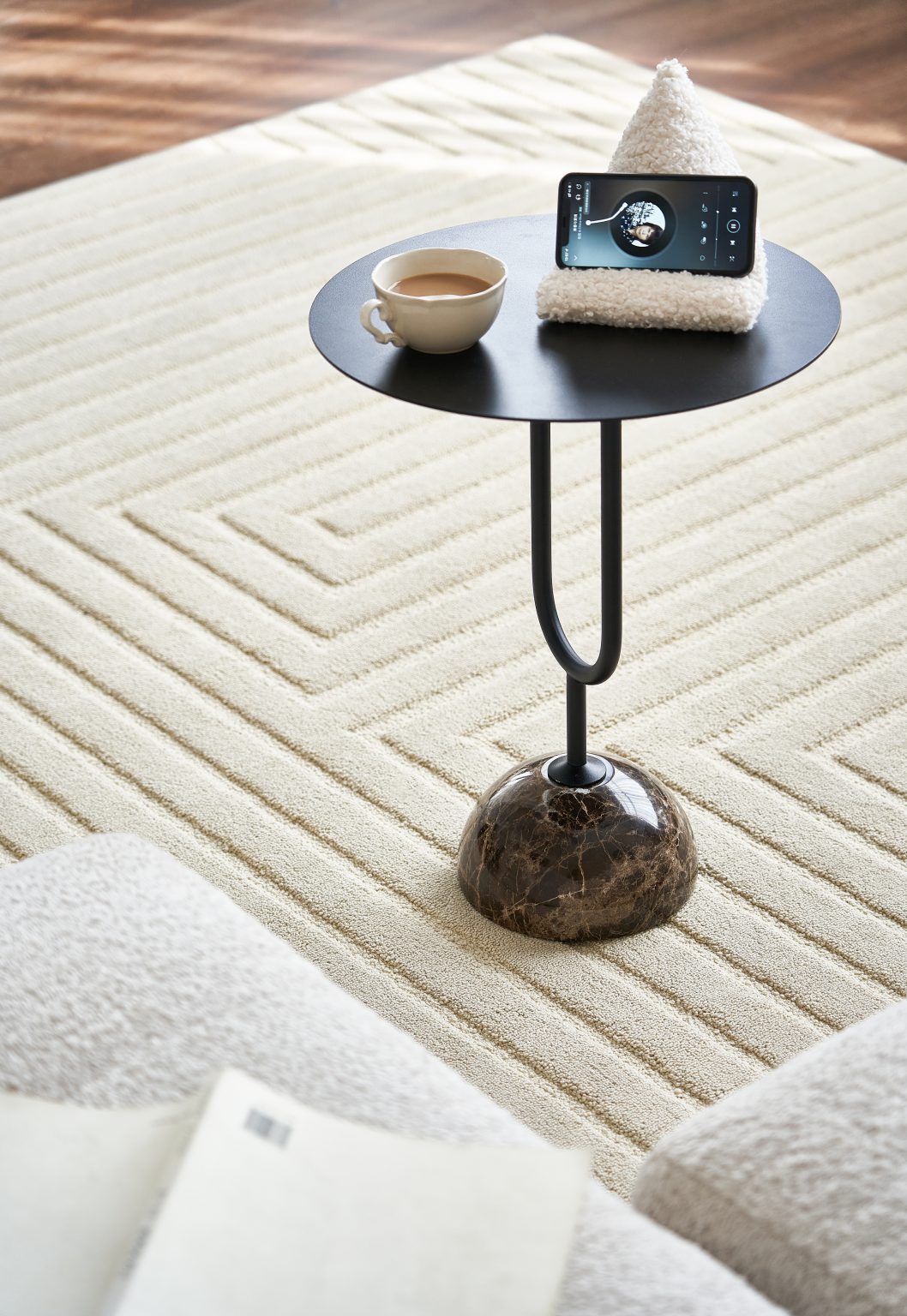 שולחנות אירוח וקפה בעיצוב חדשני ואלגנטי | וקסמן ריהוט משרדי